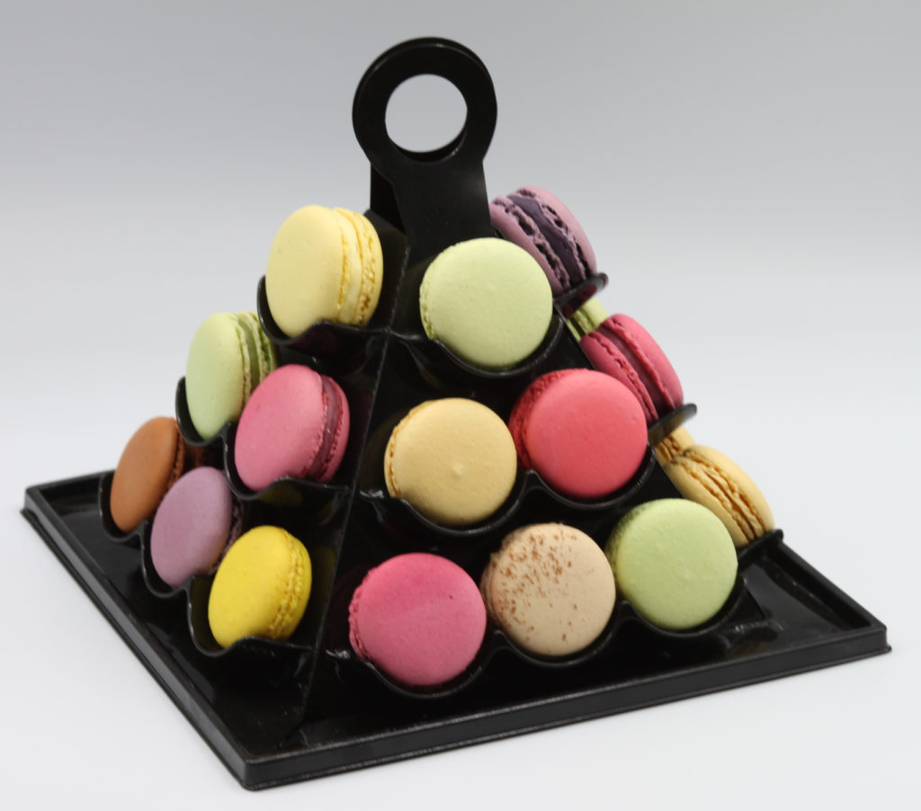 Pyramide de 24 macarons - Mademoiselle Macaron